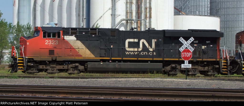CN 2323